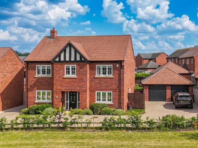 5 bedroom detached house for sale