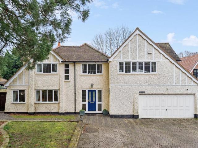 5 bedroom detached house for sale