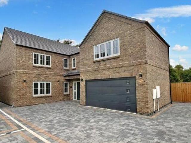 5 Bedroom Detached House For Sale In 18 Moss Lane