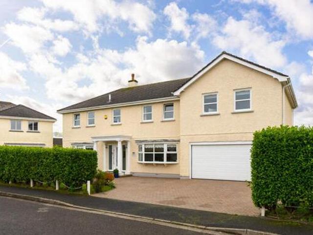 5 Bedroom Detached House For Sale In 26 Turnberry Avenue
