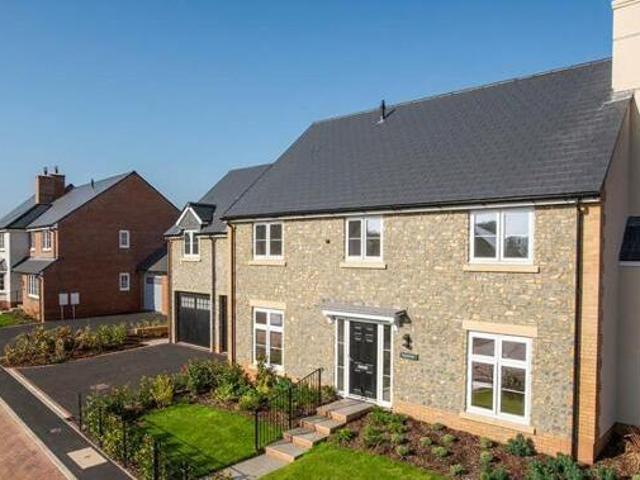 5 Bedroom Detached House For Sale In Cotlake Drive