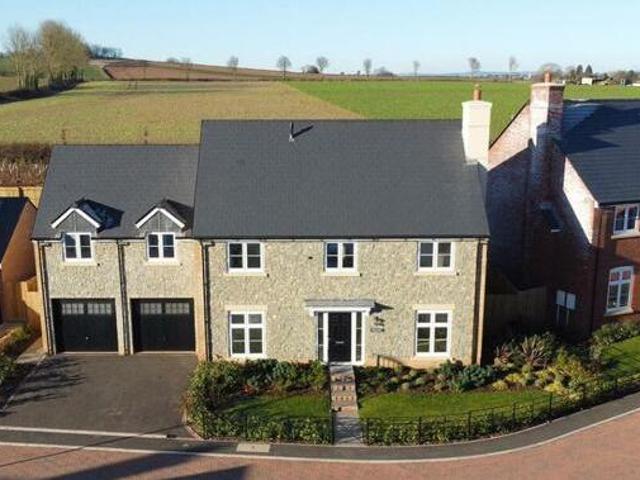 5 Bedroom Detached House For Sale In Cotlake Drive