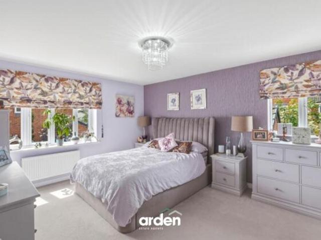 5 bedroom detached house for sale in Cotswold Crescent, Fernhill Heath, WR3