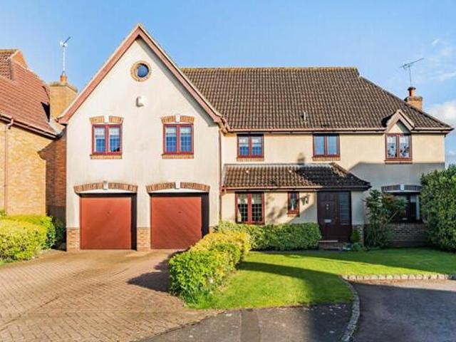 5 Bedroom Detached House For Sale In College Town