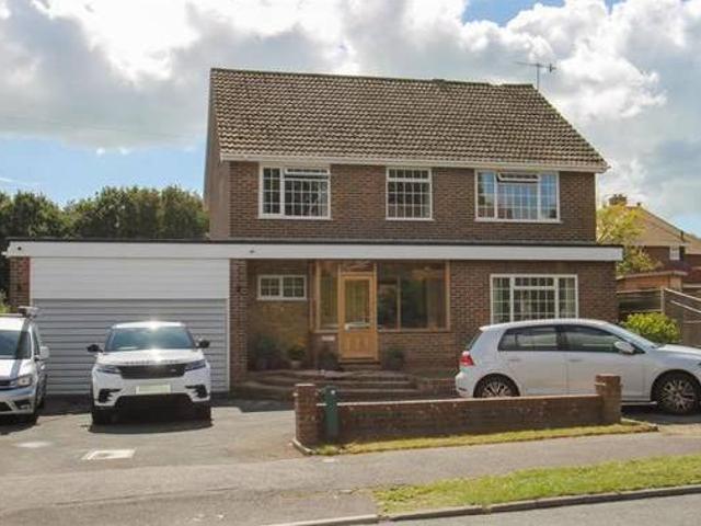 5 bedroom detached house for sale in Collington Avenue BexhillOnSea TN39
