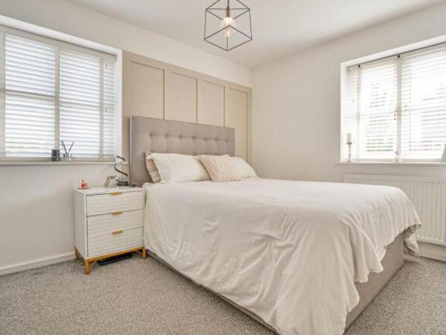 5 bedroom detached house for sale in Collingwood Gardens, Brooklands, MK10