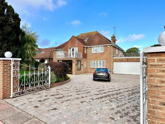 5 bedroom detached house for sale in Compton Drive, Eastbourne, BN20