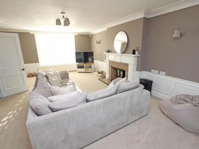 5 bedroom detached house for sale in Compton Drive, Eastbourne, BN20 8BX, BN20
