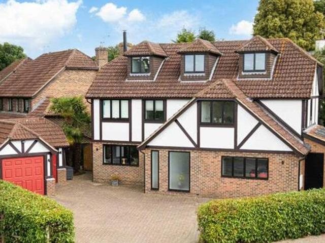 5 Bedroom Detached House For Sale In Copthorne