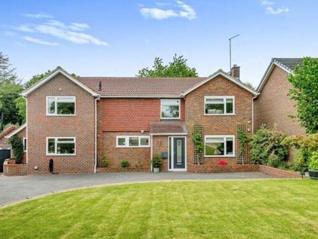 5 Bedroom Detached House For Sale In Copthorne