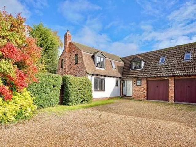 5 bedroom detached house for sale in Camoys Close Great Stukeley PE28