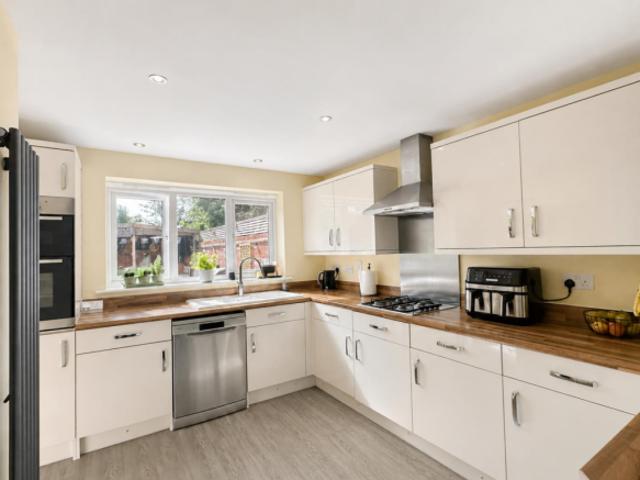 5 bedroom detached house for sale in Campus Drive, Kingsthorpe, Northampton NN2