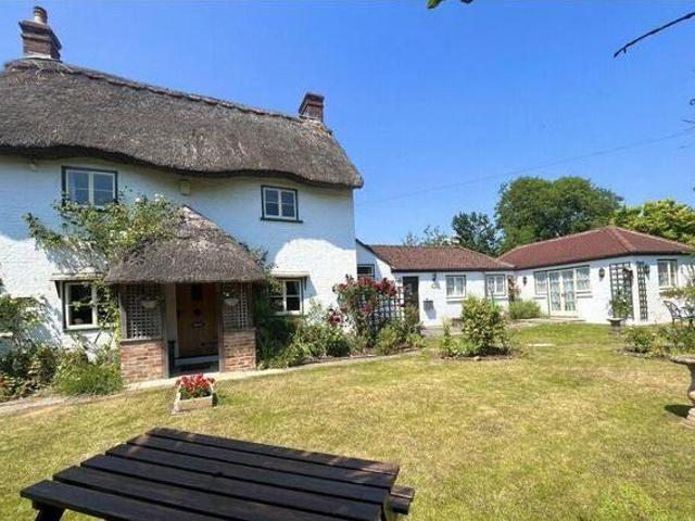 5 Bedroom Detached House For Sale In Carisbrooke