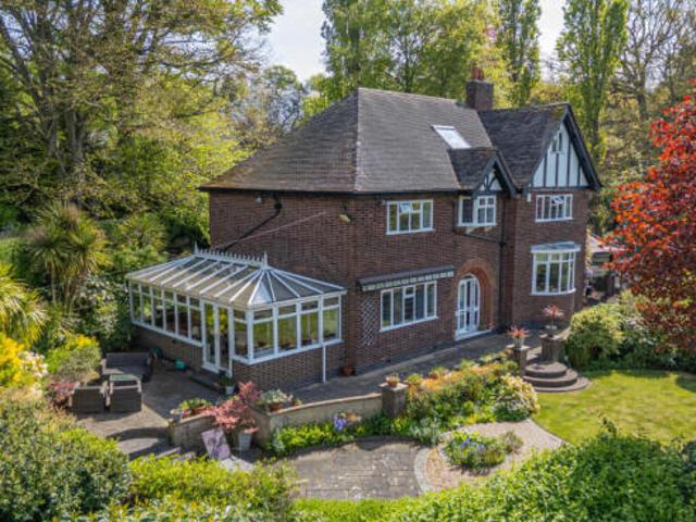 5 bedroom detached house for sale in Carisbrooke Avenue, Mapperley Park, NG3