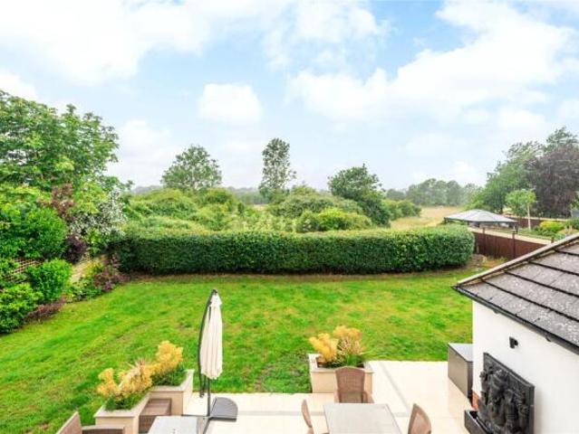 5 bedroom detached house for sale in Carnoustie Drive, Great Denham, Bedfordshire, MK40