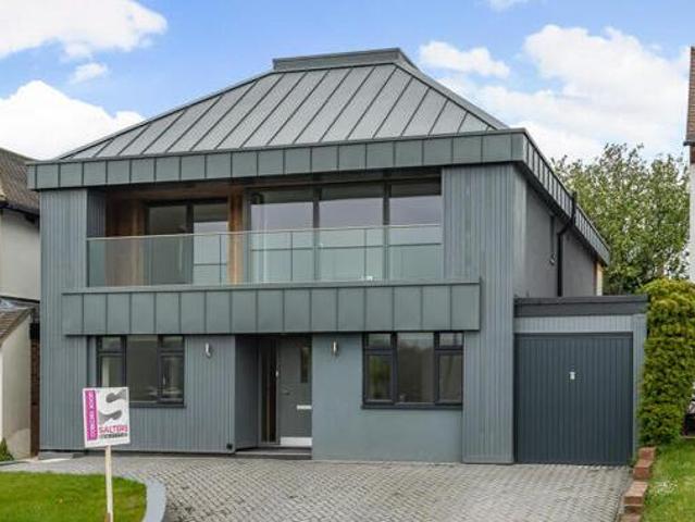 5 Bedroom Detached House For Sale In Cassiobury