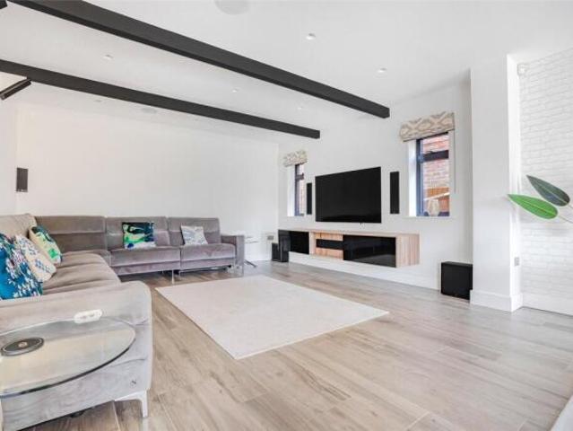 5 bedroom detached house for sale in Cassiobury Drive, Watford, Hertfordshire, WD17