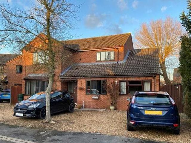 5 bedroom detached house for sale in Churchfield Way Wisbech St Mary Wisbech PE13
