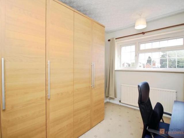 5 bedroom detached house for sale in Chalvington Close, Leicester, LE5