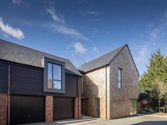 5 bedroom detached house for sale in Channels Drive Chelmsford CM3 3FU CM3