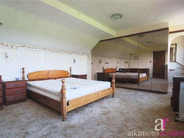 5 bedroom detached house for sale in Chase Ridings, Enfield, Middlesex, EN2
