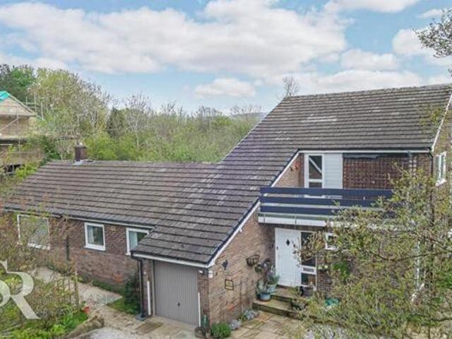 5 Bedroom Detached House For Sale In Chapel en le frith