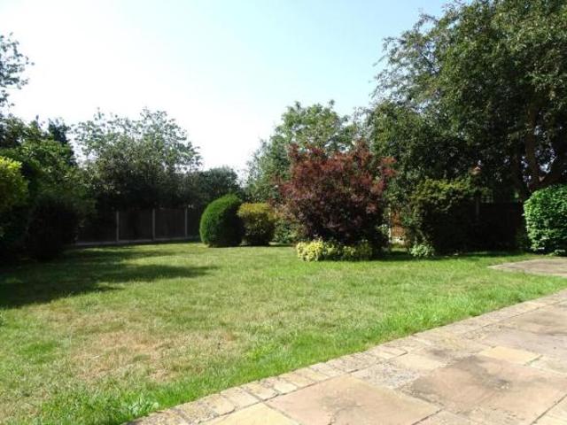 5 bedroom detached house for sale in Chaplin Close, Chelmsford, CM2