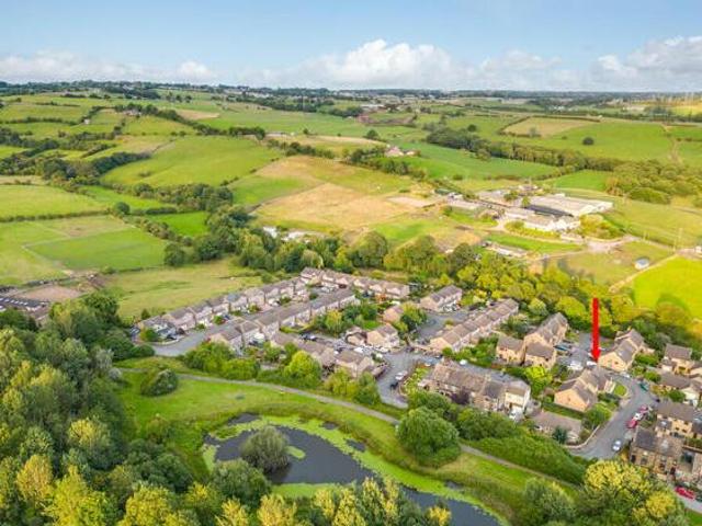 5 Bedroom Detached House For Sale In Chatts Wood Fold