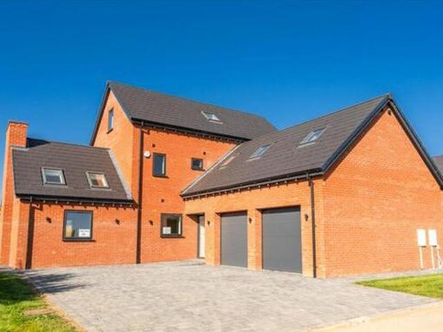 5 Bedroom Detached House For Sale In Cheapside, Waltham
