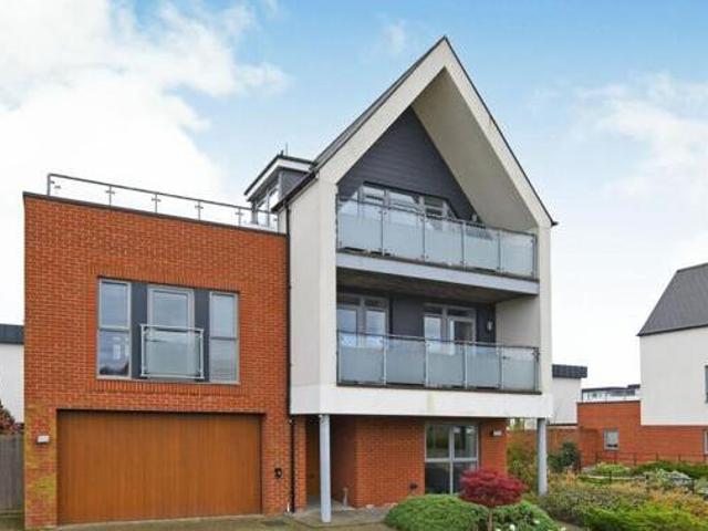 5 Bedroom Detached House For Sale In Chelmsford