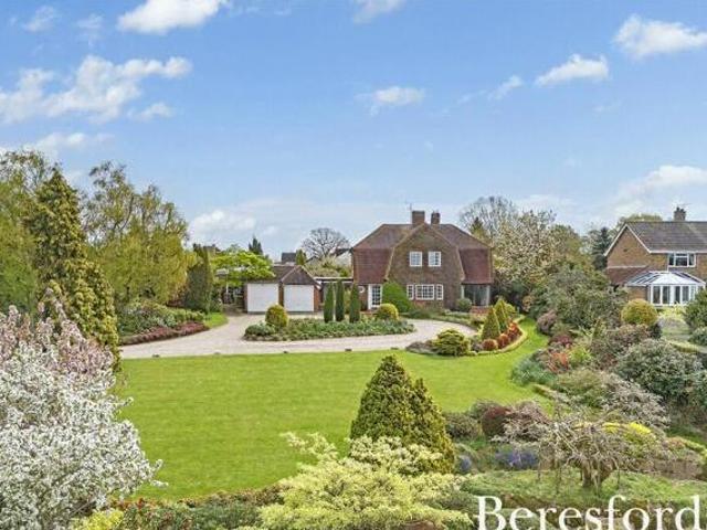 5 Bedroom Detached House For Sale In Chelmsford