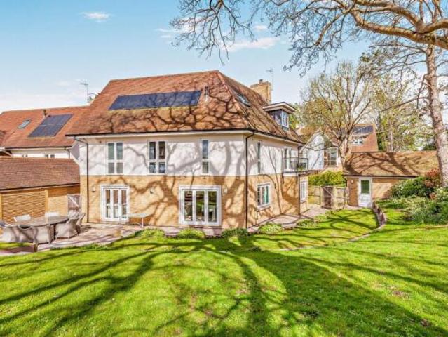 5 bedroom detached house for sale in Chelmsford, Essex, Chelmsford, CM1