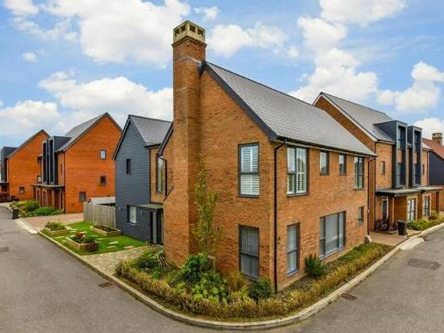 5 Bedroom Detached House For Sale In Chilmington Green, Ashford