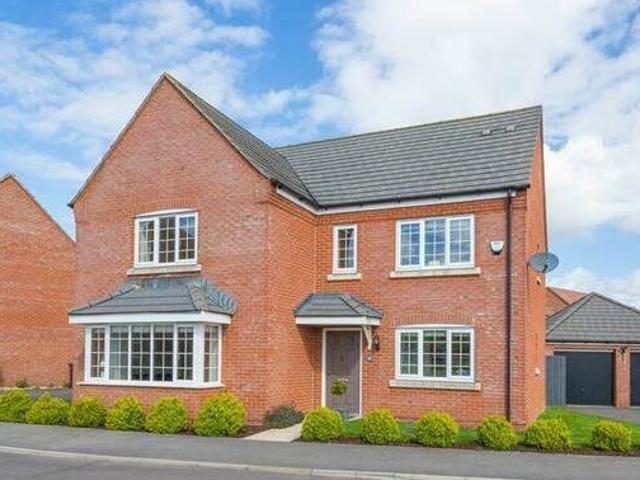 5 bedroom detached house for sale in Chilton Field Way Chilton OX11