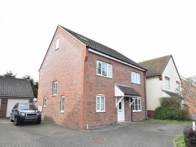 5 Bedroom Detached House For Sale In Clacton Road