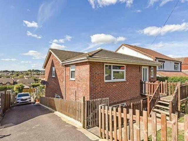 5 bedroom detached house for sale in Clanfield Hampshire PO8