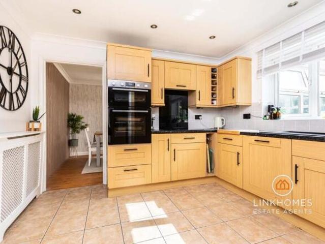 5 bedroom detached house for sale in Clayford Close, Poole, BH17