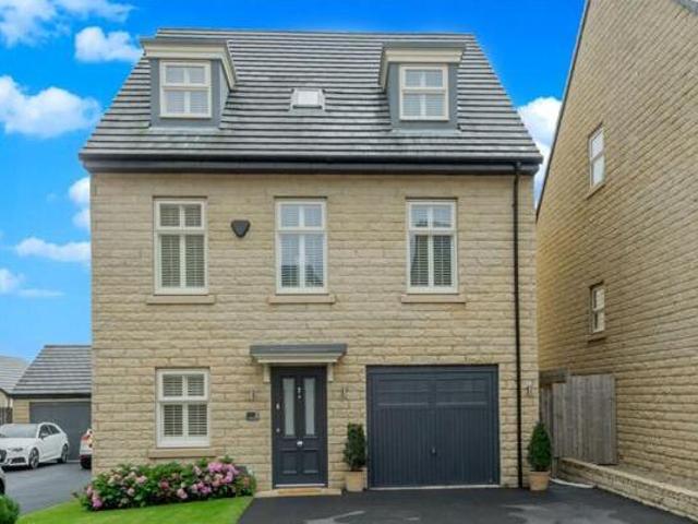 5 Bedroom Detached House For Sale In Cleckheaton, West Yorkshire