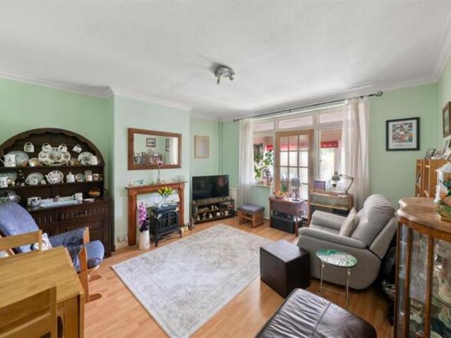5 bedroom detached house for sale in Cleveland Road, Uxbridge, UB8