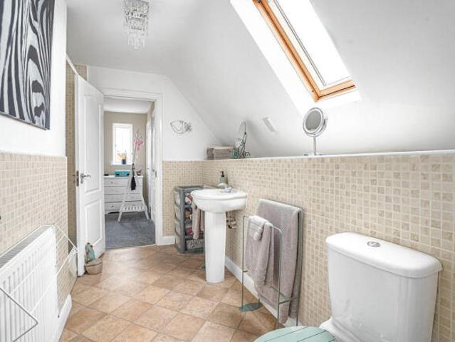 5 bedroom detached house for sale in Clitheroe Croft, Milton Keynes, MK4
