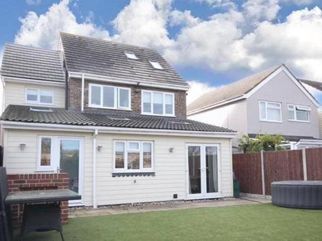 5 bedroom detached house for sale in Clover Drive Thorrington CO7