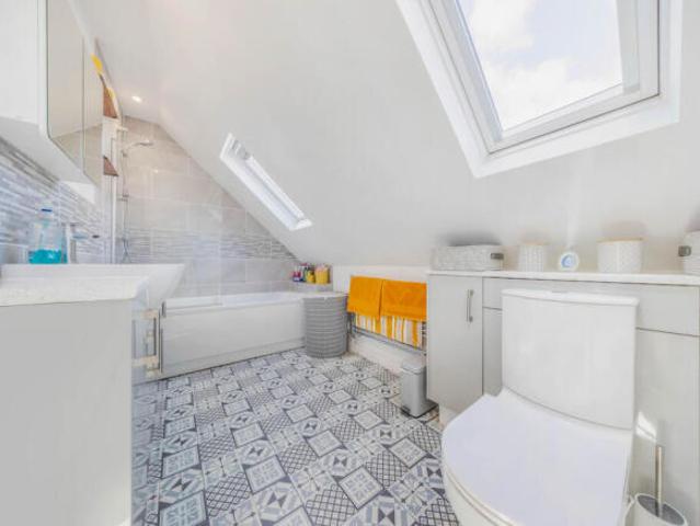 5 bedroom detached house for sale in Crockhamwell Road, Reading, RG5