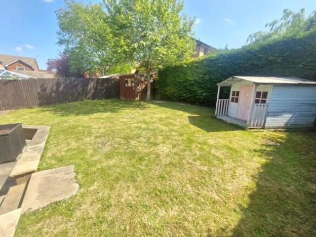 5 bedroom detached house for sale in Crofters Close, East Hunsbury, Northampton NN4