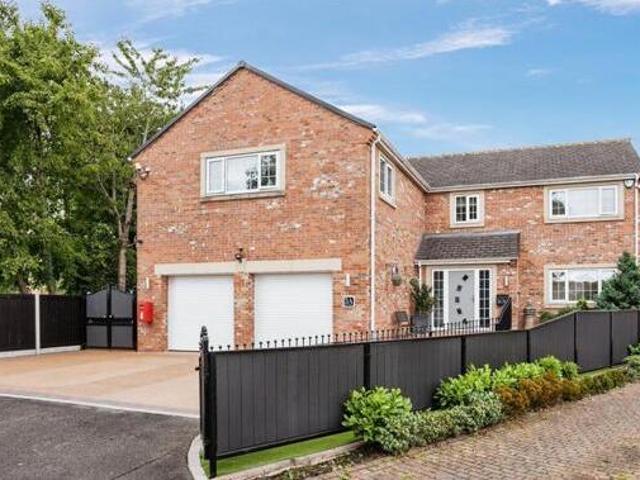 5 Bedroom Detached House For Sale In Crofton