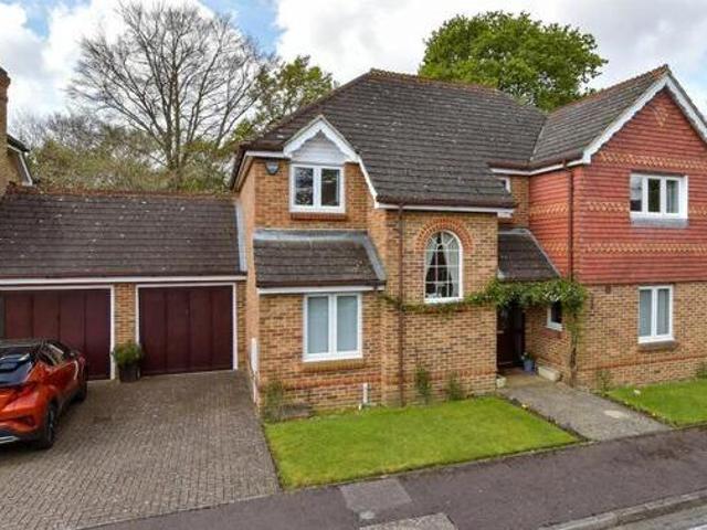 5 Bedroom Detached House For Sale In Croydon
