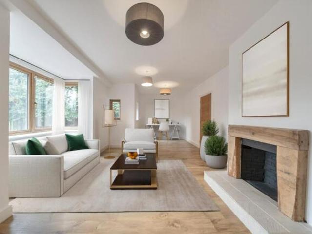 5 bedroom detached house for sale in Croydon Road, Keston, Kent, BR2