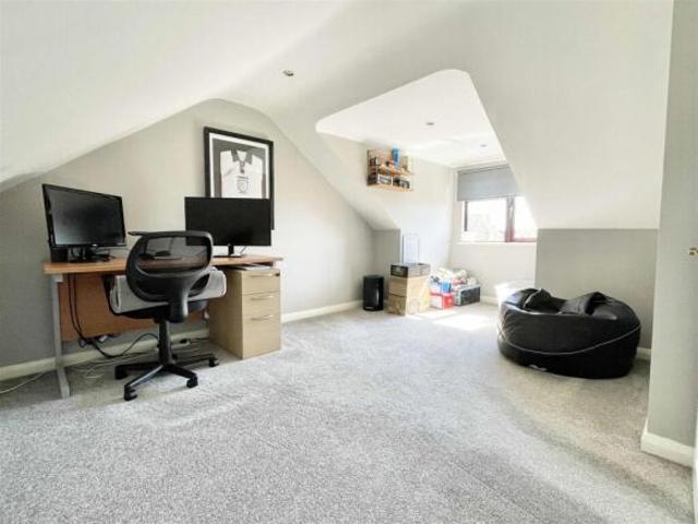 5 bedroom detached house for sale in Anvil Way, Springfield, Chelmsford, CM1