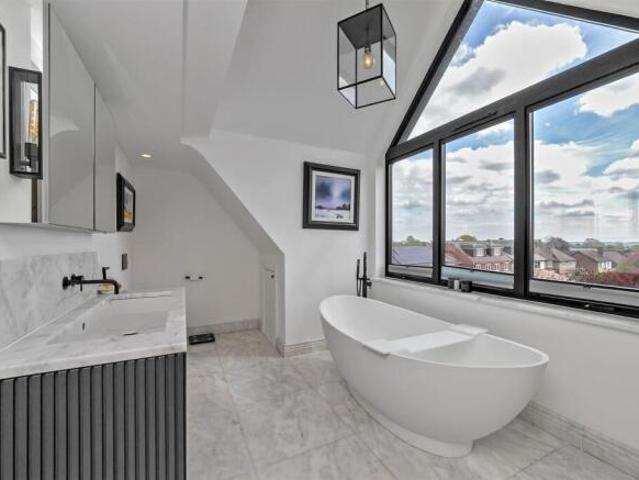 5 bedroom detached house for sale in Abbey Avenue, St. Albans, AL3