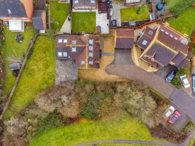 5 bedroom detached house for sale in Abbeydore Grove, Milton Keynes, MK10