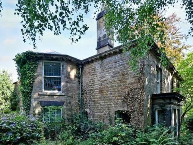 5 bedroom detached house for sale in Abercrombie Street Chesterfield S41